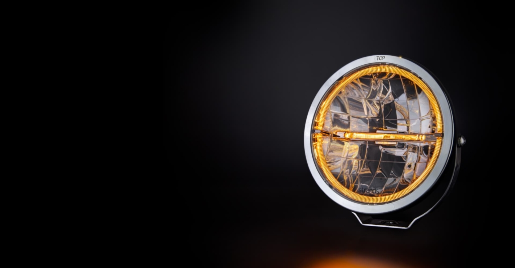 AMBASSADOR 9" DRIVING LIGHT LED - Strands