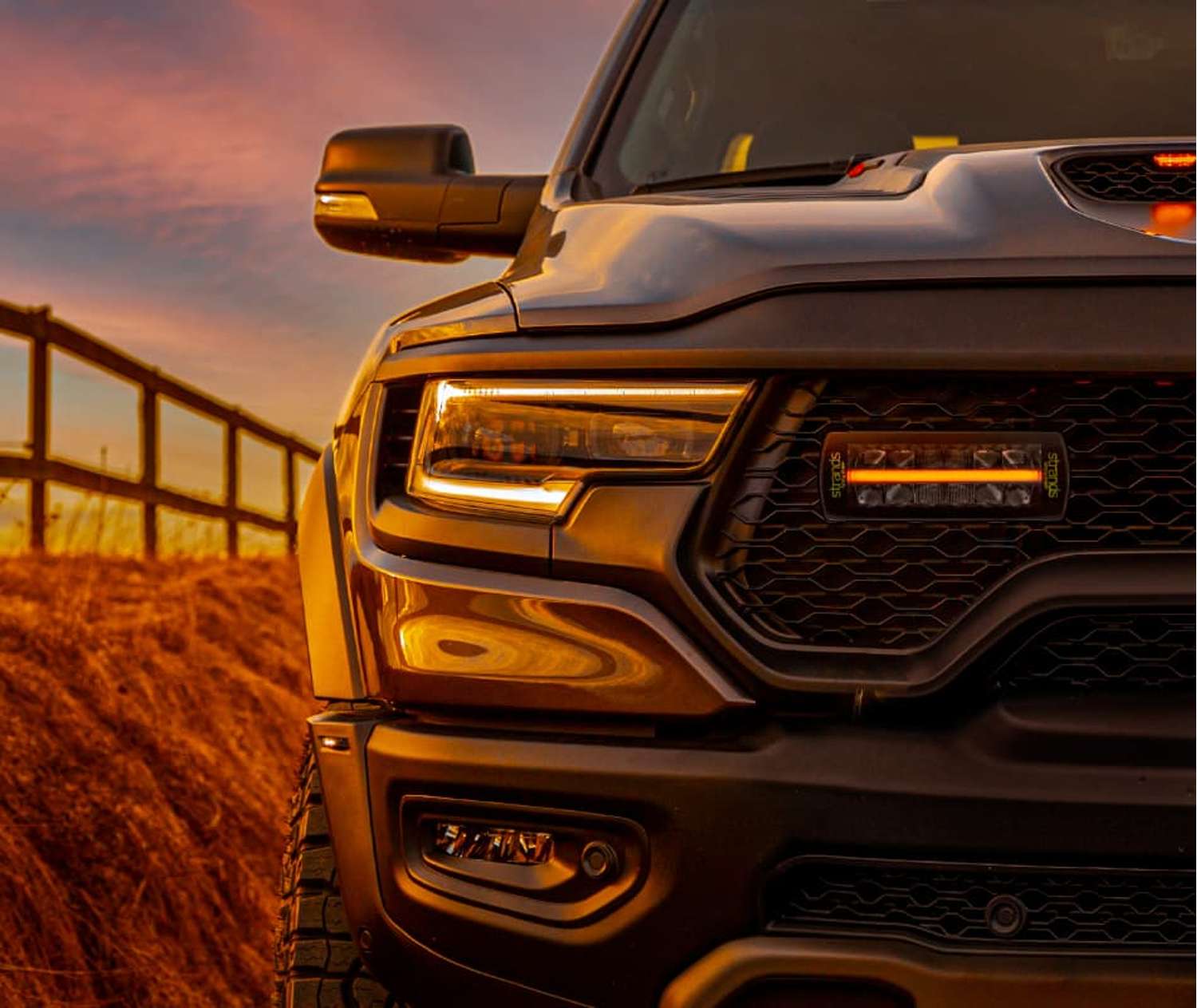 SIBERIA OUTLAW UDX 8" LED BAR - Strands